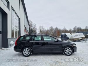 Melns Volvo V50 2007 Tartu, ar dzinēja tilpumu 2.00 L un nobraukumu 220 tūkst. km par 4490 €, foto 8 vietnē AUTOMOTO.COM.LV