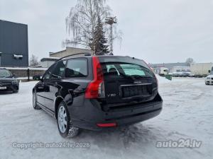 Melns Volvo V50 2007 Tartu, ar dzinēja tilpumu 2.00 L un nobraukumu 220 tūkst. km par 4490 €, foto 10 vietnē AUTOMOTO.COM.LV