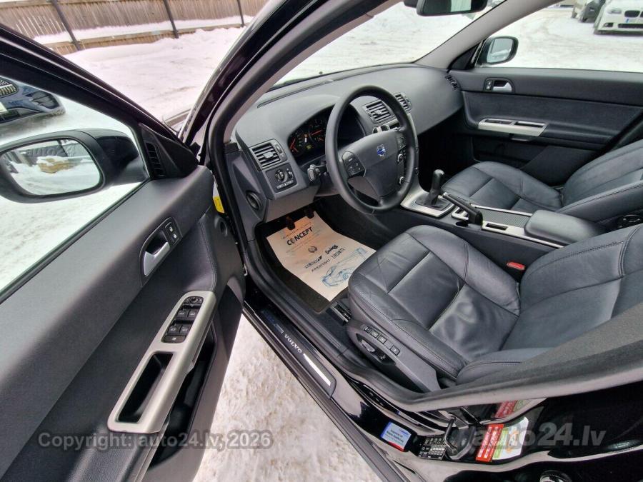 Melns Volvo V50 2007 Tartu, ar dzinēja tilpumu 2.00 L un nobraukumu 220 tūkst. km par 4490 €, foto 13 vietnē AUTOMOTO.COM.LV