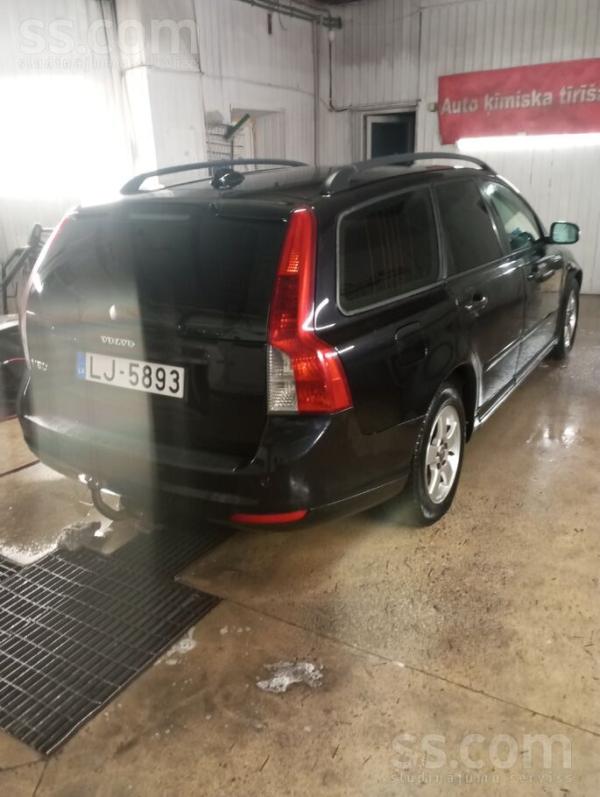 Melns Volvo V50 2007 Rīga, ar dzinēja tilpumu 1.60 L un nobraukumu 0 tūkst. km par 2300 €, foto 4 vietnē AUTOMOTO.COM.LV