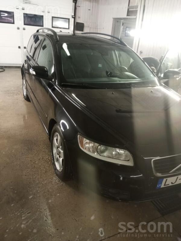 Melns Volvo V50 2007 Rīga, ar dzinēja tilpumu 1.60 L un nobraukumu 0 tūkst. km par 2300 €, foto 6 vietnē AUTOMOTO.COM.LV
