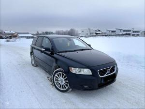 Black Volvo V50 2007 in Vilnius, with an engine capacity of 2.00 L and mileage of 398 thousand km for 2000 €, photo 3 on AUTOMOTO.COM.LV
