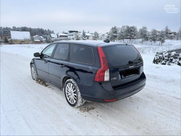 Melns Volvo V50 2007 Viļņa, ar dzinēja tilpumu 2.00 L un nobraukumu 398 tūkst. km par 2000 €, foto 5 vietnē AUTOMOTO.COM.LV