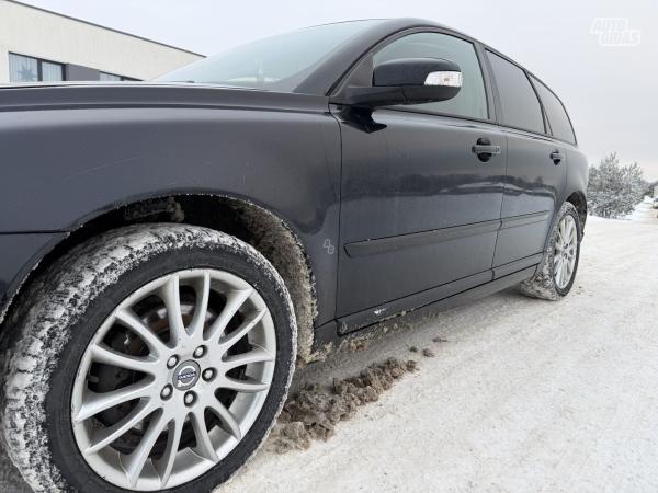 Melns Volvo V50 2007 Viļņa, ar dzinēja tilpumu 2.00 L un nobraukumu 398 tūkst. km par 2000 €, foto 9 vietnē AUTOMOTO.COM.LV
