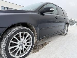 Black Volvo V50 2007 in Vilnius, with an engine capacity of 2.00 L and mileage of 398 thousand km for 2000 €, photo 9 on AUTOMOTO.COM.LV
