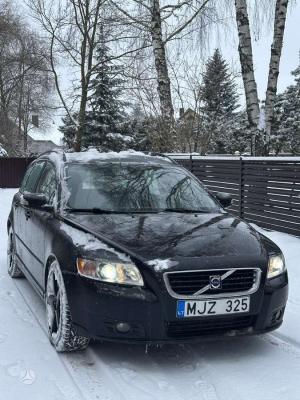Black Volvo V50 2007 in Kaunas, with an engine capacity of 2.40 L and mileage of 316 thousand km for 2450 €, photo  on AUTOMOTO.COM.LV