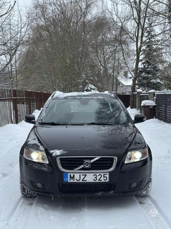 Melns Volvo V50 2007 Kauņa, ar dzinēja tilpumu 2.40 L un nobraukumu 316 tūkst. km par 2450 €, foto 2 vietnē AUTOMOTO.COM.LV
