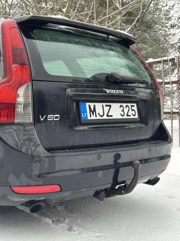 Melns Volvo V50 2007 Kauņa, ar dzinēja tilpumu 2.40 L un nobraukumu 316 tūkst. km par 2450 €, foto 3 vietnē AUTOMOTO.COM.LV