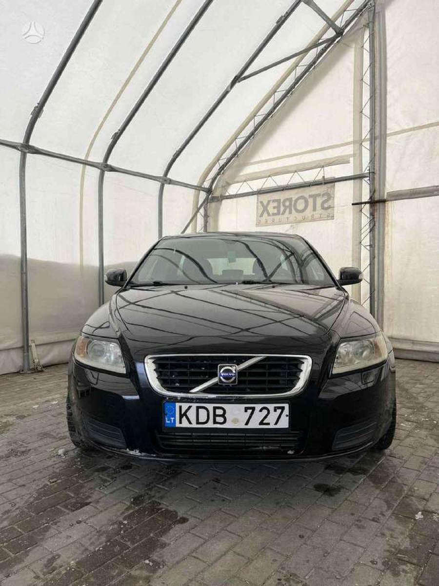 Black Volvo V50 2007 in Klaipeda, with an engine capacity of 1.56 L and mileage of 315 thousand km for 1600 €, photo 2 on AUTOMOTO.COM.LV