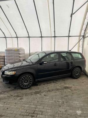 Black Volvo V50 2007 in Klaipeda, with an engine capacity of 1.56 L and mileage of 315 thousand km for 1600 €, photo 4 on AUTOMOTO.COM.LV