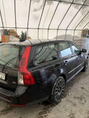Black Volvo V50 2007 in Klaipeda, with an engine capacity of 1.56 L and mileage of 315 thousand km for 1600 €, photo 5 on AUTOMOTO.COM.LV