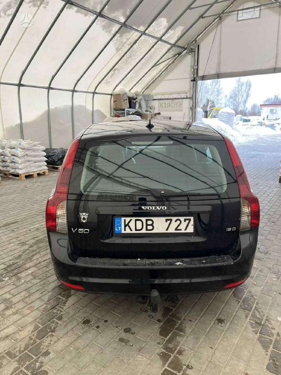 Black Volvo V50 2007 in Klaipeda, with an engine capacity of 1.56 L and mileage of 315 thousand km for 1600 €, photo 6 on AUTOMOTO.COM.LV