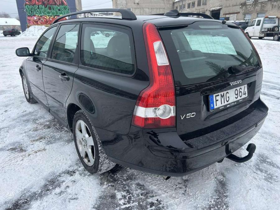 Melns Volvo V50 2007 Klaipėda, ar dzinēja tilpumu 0.00 L un nobraukumu 290 tūkst. km par 2100 €, foto 3 vietnē AUTOMOTO.COM.LV