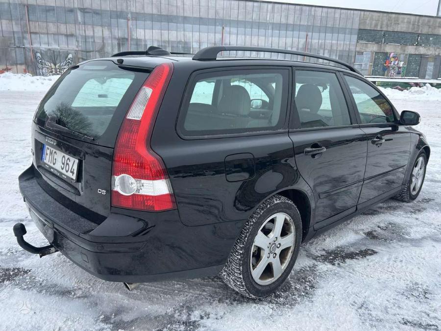 Melns Volvo V50 2007 Klaipėda, ar dzinēja tilpumu 0.00 L un nobraukumu 290 tūkst. km par 2100 €, foto 4 vietnē AUTOMOTO.COM.LV