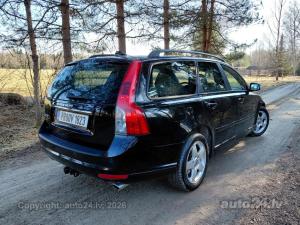Melns Volvo V50 2007 Paide, ar dzinēja tilpumu 2.40 L un nobraukumu 244 tūkst. km par 4850 €, foto 3 vietnē AUTOMOTO.COM.LV
