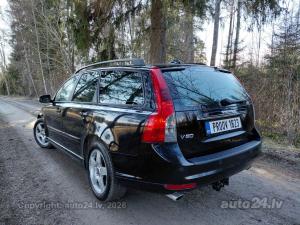 Melns Volvo V50 2007 Paide, ar dzinēja tilpumu 2.40 L un nobraukumu 244 tūkst. km par 4850 €, foto 4 vietnē AUTOMOTO.COM.LV