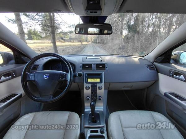 Melns Volvo V50 2007 Paide, ar dzinēja tilpumu 2.40 L un nobraukumu 244 tūkst. km par 4850 €, foto 8 vietnē AUTOMOTO.COM.LV