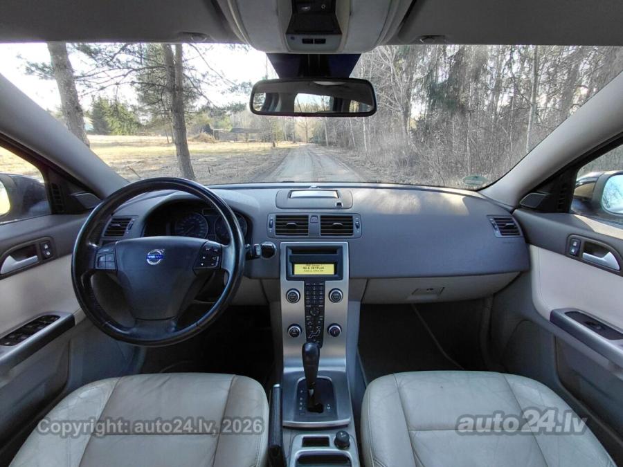 Melns Volvo V50 2007 Paide, ar dzinēja tilpumu 2.40 L un nobraukumu 244 tūkst. km par 4850 €, foto 8 vietnē AUTOMOTO.COM.LV