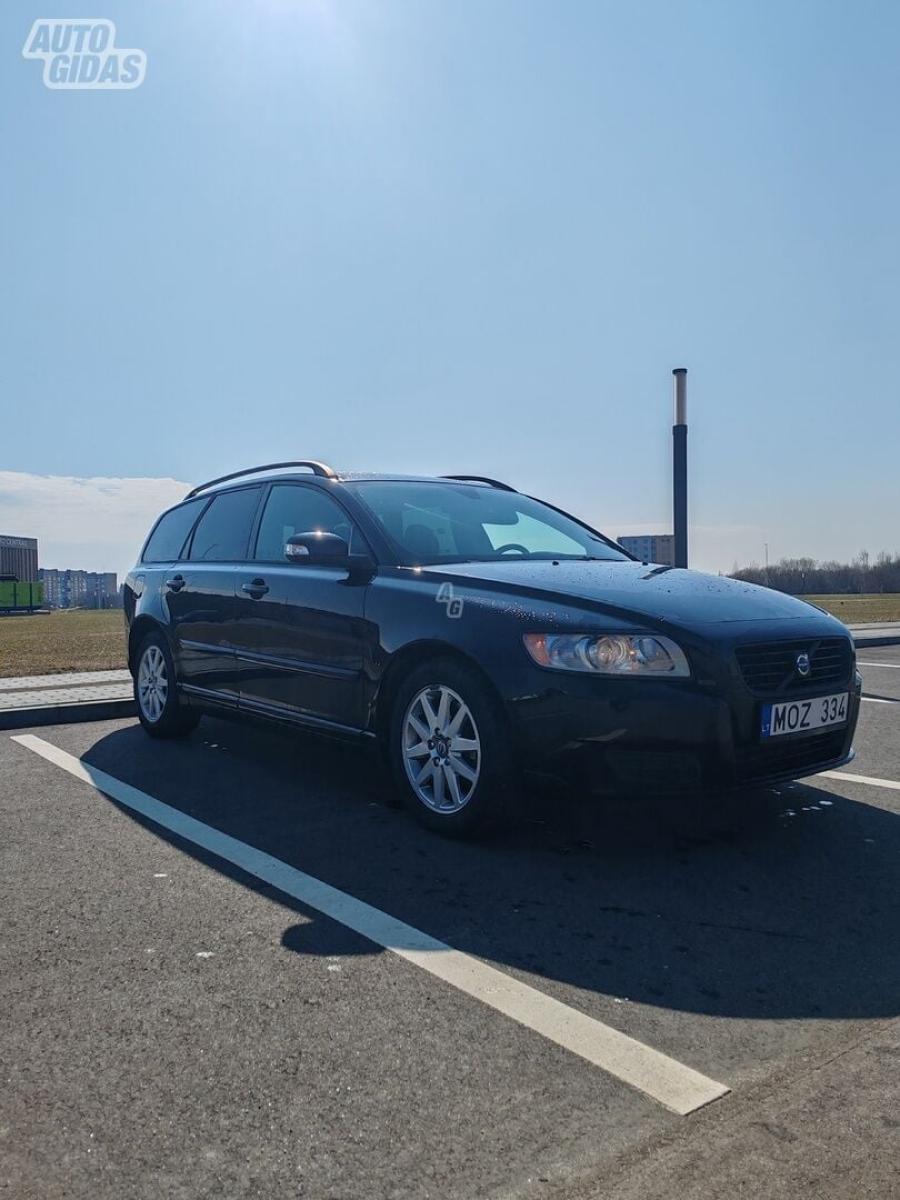 Melns Volvo V50 2007 Gargždai, ar dzinēja tilpumu 2.40 L un nobraukumu 397 tūkst. km par 2200 €, foto 2 vietnē AUTOMOTO.COM.LV