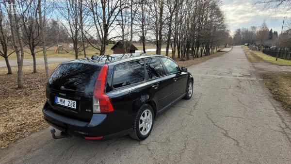 Melns Volvo V50 2007 Telšiai, ar dzinēja tilpumu 2.00 L un nobraukumu 350 tūkst. km par 2250 €, foto 7 vietnē AUTOMOTO.COM.LV