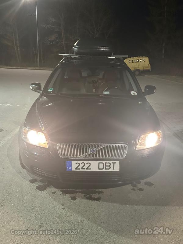 Melns Volvo V50 2007 Tallina, ar dzinēja tilpumu 1.60 L un nobraukumu 404 tūkst. km par 1800 €, foto 1 vietnē AUTOMOTO.COM.LV