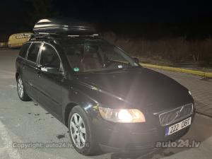 Melns Volvo V50 2007 Tallina, ar dzinēja tilpumu 1.60 L un nobraukumu 404 tūkst. km par 1800 €, foto 3 vietnē AUTOMOTO.COM.LV
