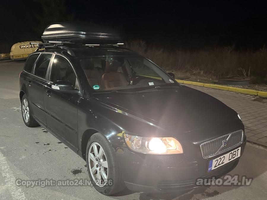 Melns Volvo V50 2007 Tallina, ar dzinēja tilpumu 1.60 L un nobraukumu 404 tūkst. km par 1800 €, foto 3 vietnē AUTOMOTO.COM.LV