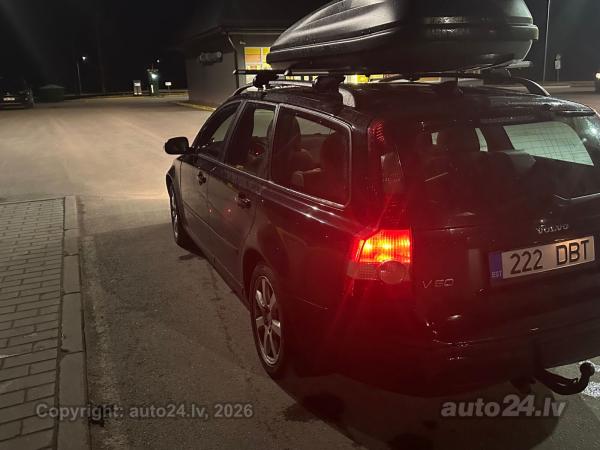 Melns Volvo V50 2007 Tallina, ar dzinēja tilpumu 1.60 L un nobraukumu 404 tūkst. km par 1800 €, foto 4 vietnē AUTOMOTO.COM.LV