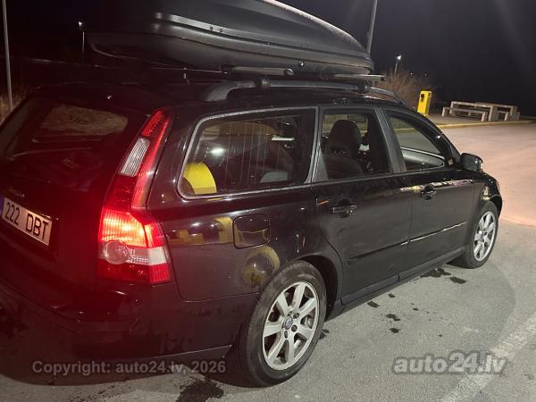 Melns Volvo V50 2007 Tallina, ar dzinēja tilpumu 1.60 L un nobraukumu 404 tūkst. km par 1800 €, foto 6 vietnē AUTOMOTO.COM.LV