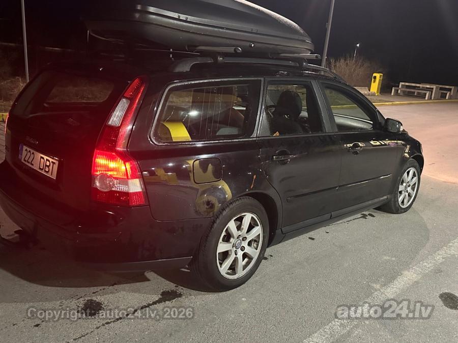 Melns Volvo V50 2007 Tallina, ar dzinēja tilpumu 1.60 L un nobraukumu 404 tūkst. km par 1800 €, foto 9 vietnē AUTOMOTO.COM.LV