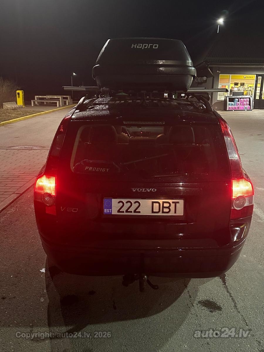 Melns Volvo V50 2007 Tallina, ar dzinēja tilpumu 1.60 L un nobraukumu 404 tūkst. km par 1800 €, foto 12 vietnē AUTOMOTO.COM.LV