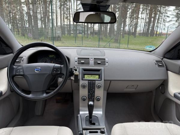 Melns Volvo V50 2007 Rīga, ar dzinēja tilpumu 2.40 L un nobraukumu 0 tūkst. km par 2990 €, foto 7 vietnē AUTOMOTO.COM.LV