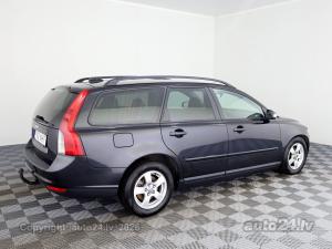 Melns Volvo V50 2007 Tallina, ar dzinēja tilpumu 1.60 L un nobraukumu 438 tūkst. km par 1499 €, foto 4 vietnē AUTOMOTO.COM.LV