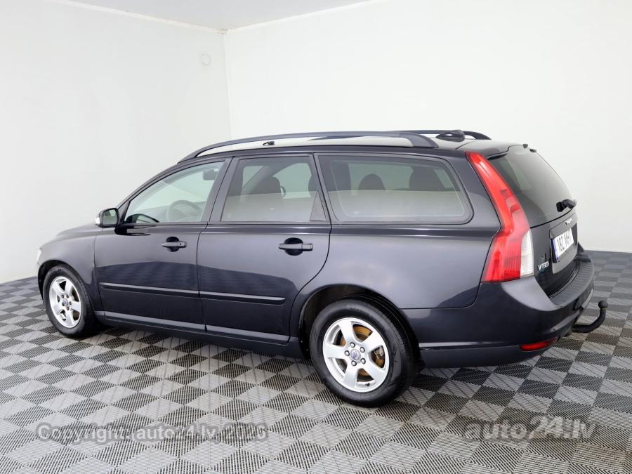 Melns Volvo V50 2007 Tallina, ar dzinēja tilpumu 1.60 L un nobraukumu 438 tūkst. km par 1499 €, foto 5 vietnē AUTOMOTO.COM.LV