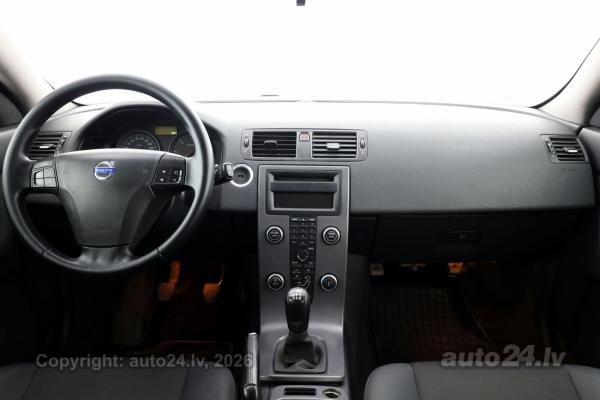 Melns Volvo V50 2007 Tallina, ar dzinēja tilpumu 1.60 L un nobraukumu 438 tūkst. km par 1499 €, foto 5 vietnē AUTOMOTO.COM.LV