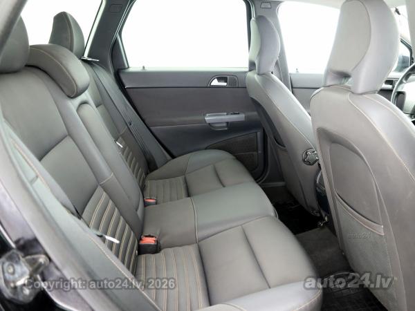 Melns Volvo V50 2007 Tallina, ar dzinēja tilpumu 1.60 L un nobraukumu 438 tūkst. km par 1499 €, foto 7 vietnē AUTOMOTO.COM.LV