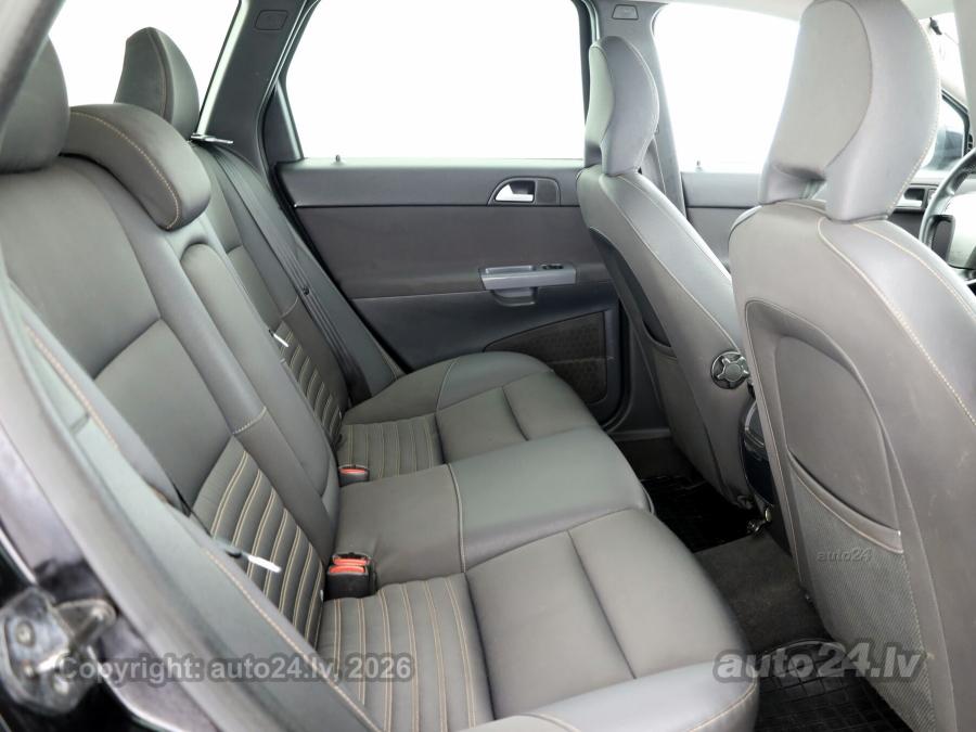Melns Volvo V50 2007 Tallina, ar dzinēja tilpumu 1.60 L un nobraukumu 438 tūkst. km par 1499 €, foto 8 vietnē AUTOMOTO.COM.LV