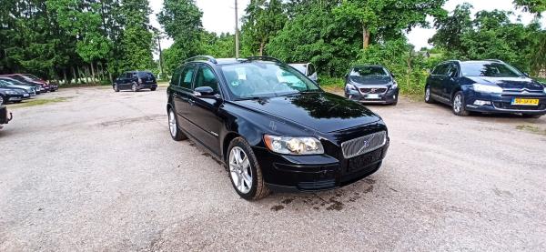 Black Volvo V50 2007 in Sirvintos, with an engine capacity of 2.00 L and mileage of 259 thousand km for 2550 €, photo 3 on AUTOMOTO.COM.LV