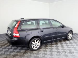 Черный Вольво В50 2007 в Таллин, объемом двигателя 1.60 л и пробегом 392 тыс. км за 999 €, фото 4 на AUTOMOTO.COM.LV