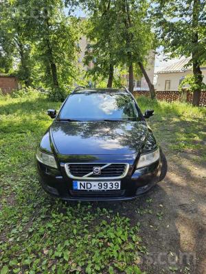 Melns Volvo V50 2007 Rīga, ar dzinēja tilpumu 2.00 L un nobraukumu 291 tūkst. km par 2900 €, foto 3 vietnē AUTOMOTO.COM.LV