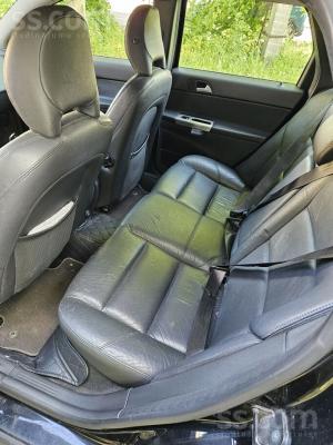 Melns Volvo V50 2007 Rīga, ar dzinēja tilpumu 2.00 L un nobraukumu 291 tūkst. km par 2900 €, foto 4 vietnē AUTOMOTO.COM.LV