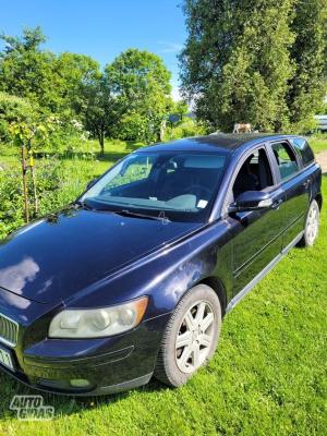 Melns Volvo V50 2007 Viļņa, ar dzinēja tilpumu 2.00 L un nobraukumu 272 tūkst. km par 2200 €, foto  vietnē AUTOMOTO.COM.LV