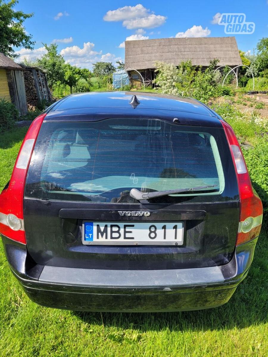 Melns Volvo V50 2007 Viļņa, ar dzinēja tilpumu 2.00 L un nobraukumu 272 tūkst. km par 2200 €, foto 4 vietnē AUTOMOTO.COM.LV