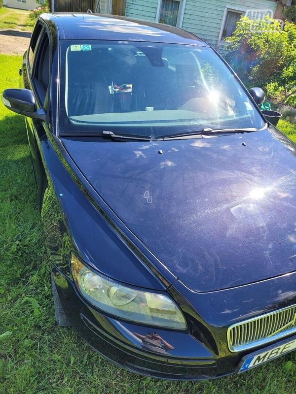 Melns Volvo V50 2007 Viļņa, ar dzinēja tilpumu 2.00 L un nobraukumu 272 tūkst. km par 2200 €, foto 6 vietnē AUTOMOTO.COM.LV