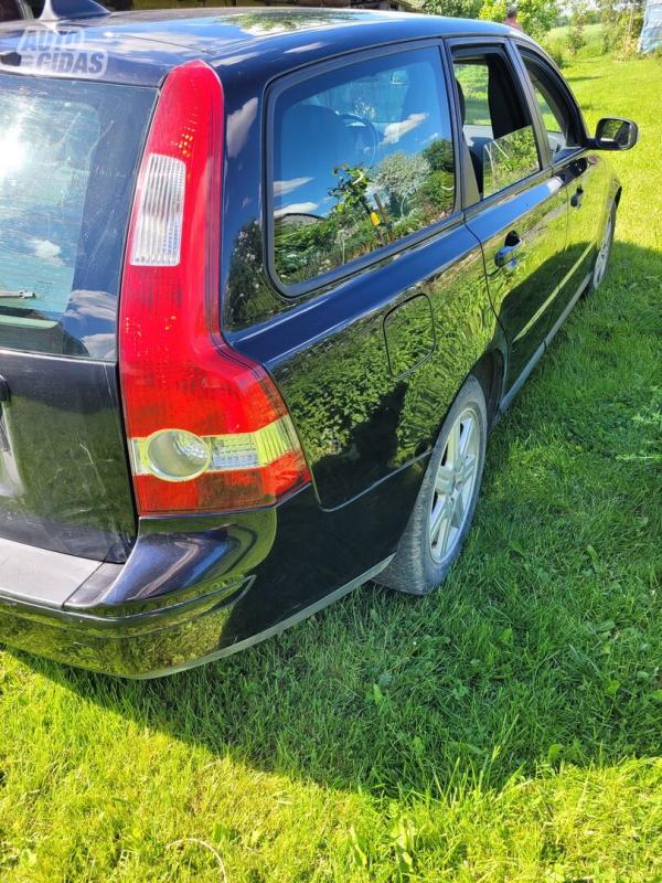 Melns Volvo V50 2007 Viļņa, ar dzinēja tilpumu 2.00 L un nobraukumu 272 tūkst. km par 2200 €, foto 7 vietnē AUTOMOTO.COM.LV