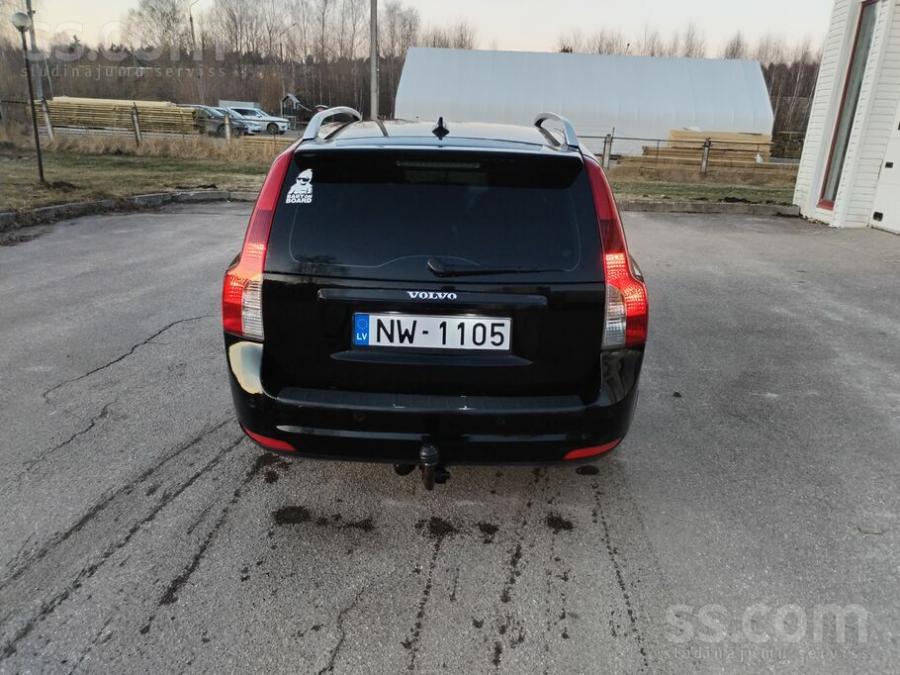 Черный Вольво В50 2007 в Елгава, объемом двигателя 1.60 л и пробегом 0 тыс. км за 2700 €, фото 5 на AUTOMOTO.COM.LV