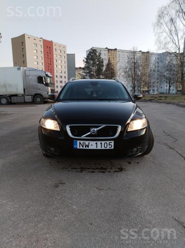 Black Volvo V50 2007 in Jelgava, with an engine capacity of 1.60 L and mileage of 0 thousand km for 2700 €, photo 8 on AUTOMOTO.COM.LV