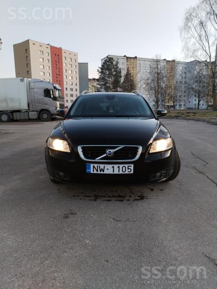 Черный Вольво В50 2007 в Елгава, объемом двигателя 1.60 л и пробегом 0 тыс. км за 2700 €, фото 9 на AUTOMOTO.COM.LV