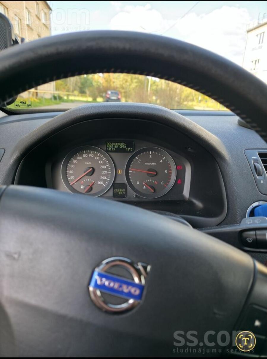 Melns Volvo V50 2007 Daugavpils, ar dzinēja tilpumu 2.00 L un nobraukumu 297 tūkst. km par 2100 €, foto 8 vietnē AUTOMOTO.COM.LV