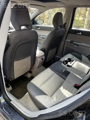 Melns Volvo V50 2007 Daugavpils, ar dzinēja tilpumu 2.40 L un nobraukumu 388 tūkst. km par 2500 €, foto 4 vietnē AUTOMOTO.COM.LV